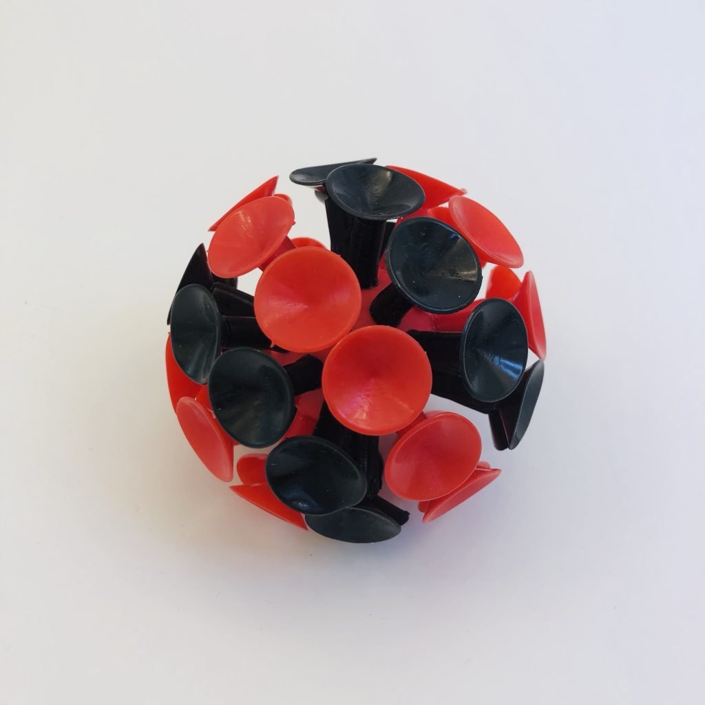 DisCats Disc Golf Suction Cup Ball – Black & Red (8cm) – DisCats